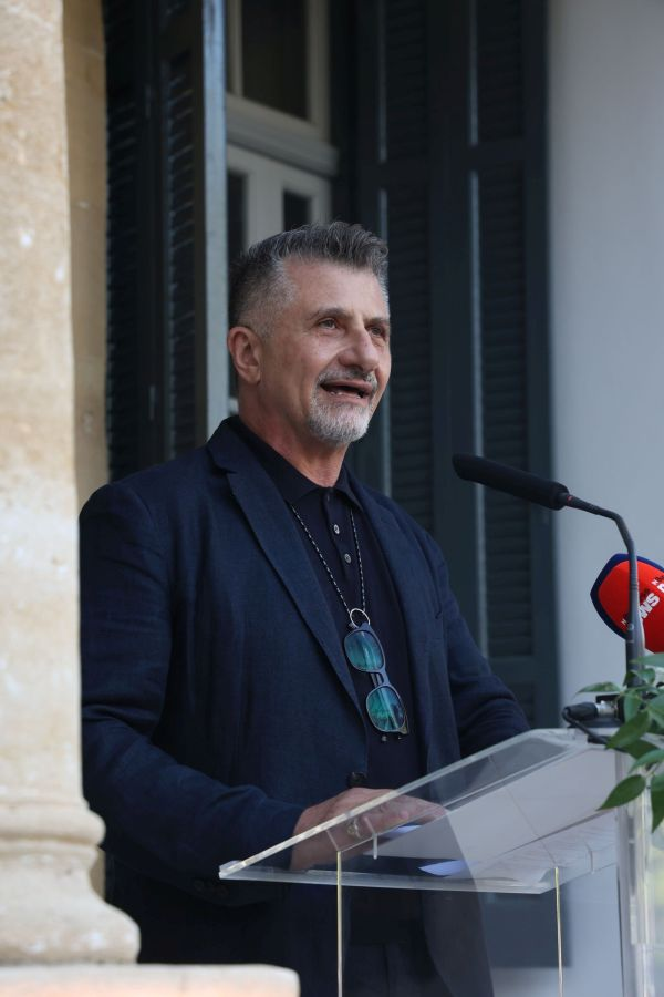Η πρώτη συνάντηση Τουμαζή με ανθρώπους του πολιτισμού (ΦΩΤΟΣ) | Ant1 Live