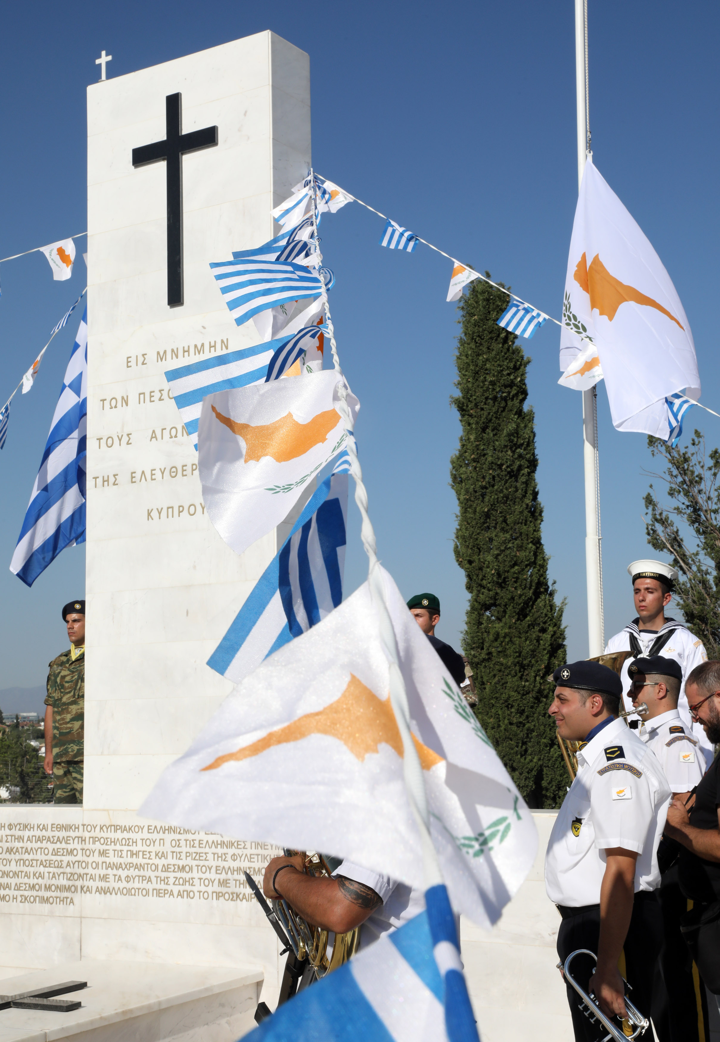 20 Ιουλίου 1974: Ο Κυπριακός Ελληνισμός καταδικάζει το έγκλημα και τιμά ...