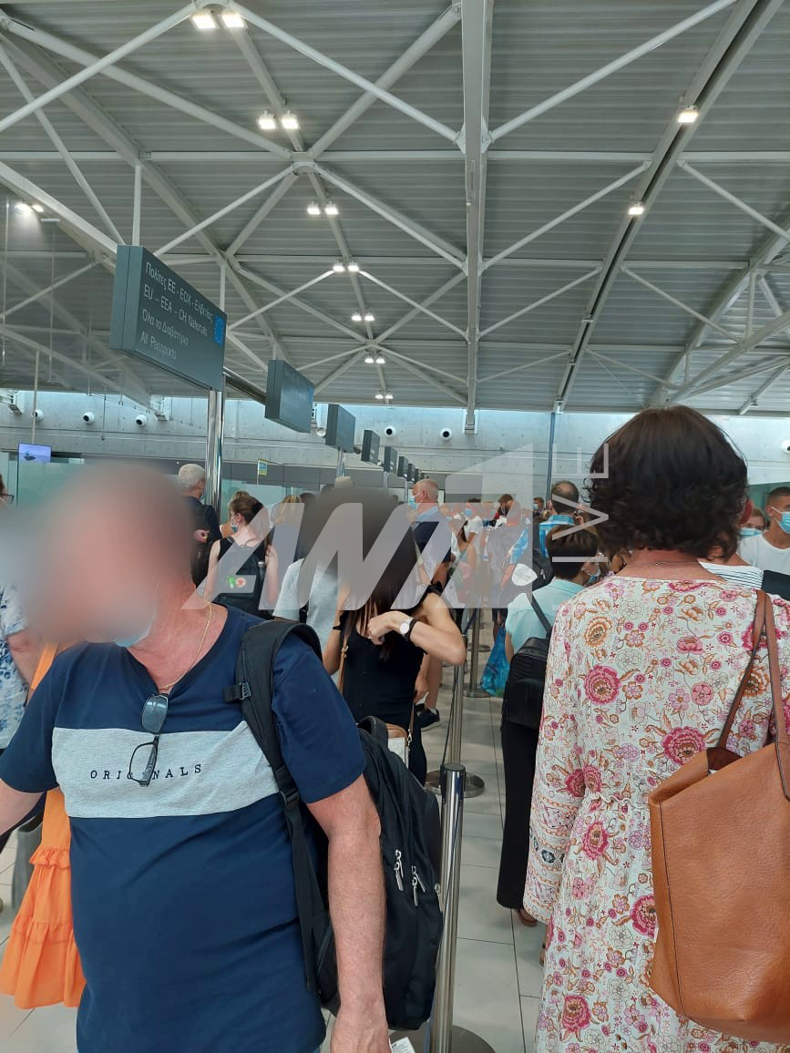 Το αδιαχώρητο στα αεροδρόμια: Αυξημένη η κίνηση λόγω της μαζικής φυγής ...