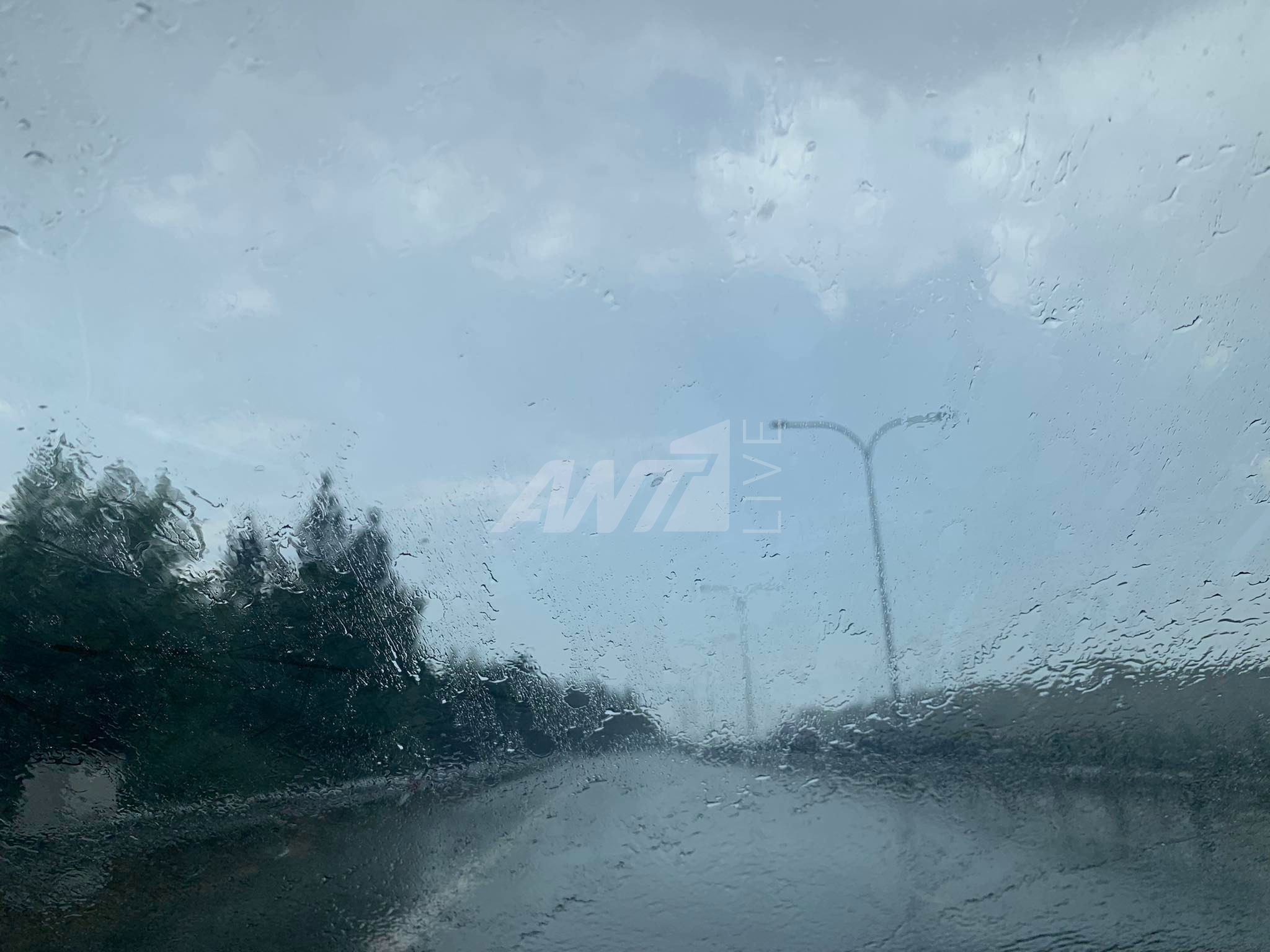 Μεσημέρι Κυριακής με Αυγουστιάτικες βροχές στα ορεινά (ΒΙΝΤΕΟ&ΦΩΤΟΣ ...
