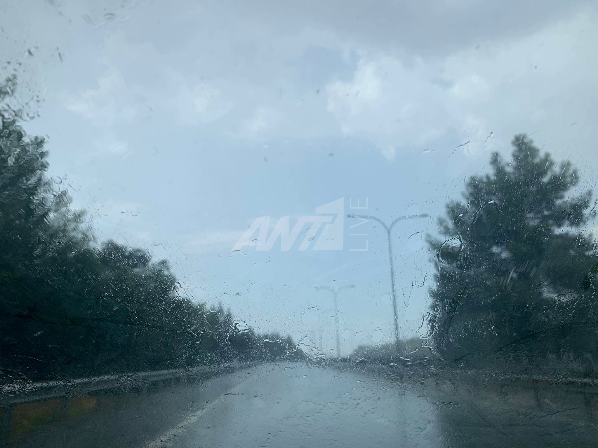 Μεσημέρι Κυριακής με Αυγουστιάτικες βροχές στα ορεινά (ΒΙΝΤΕΟ&ΦΩΤΟΣ ...