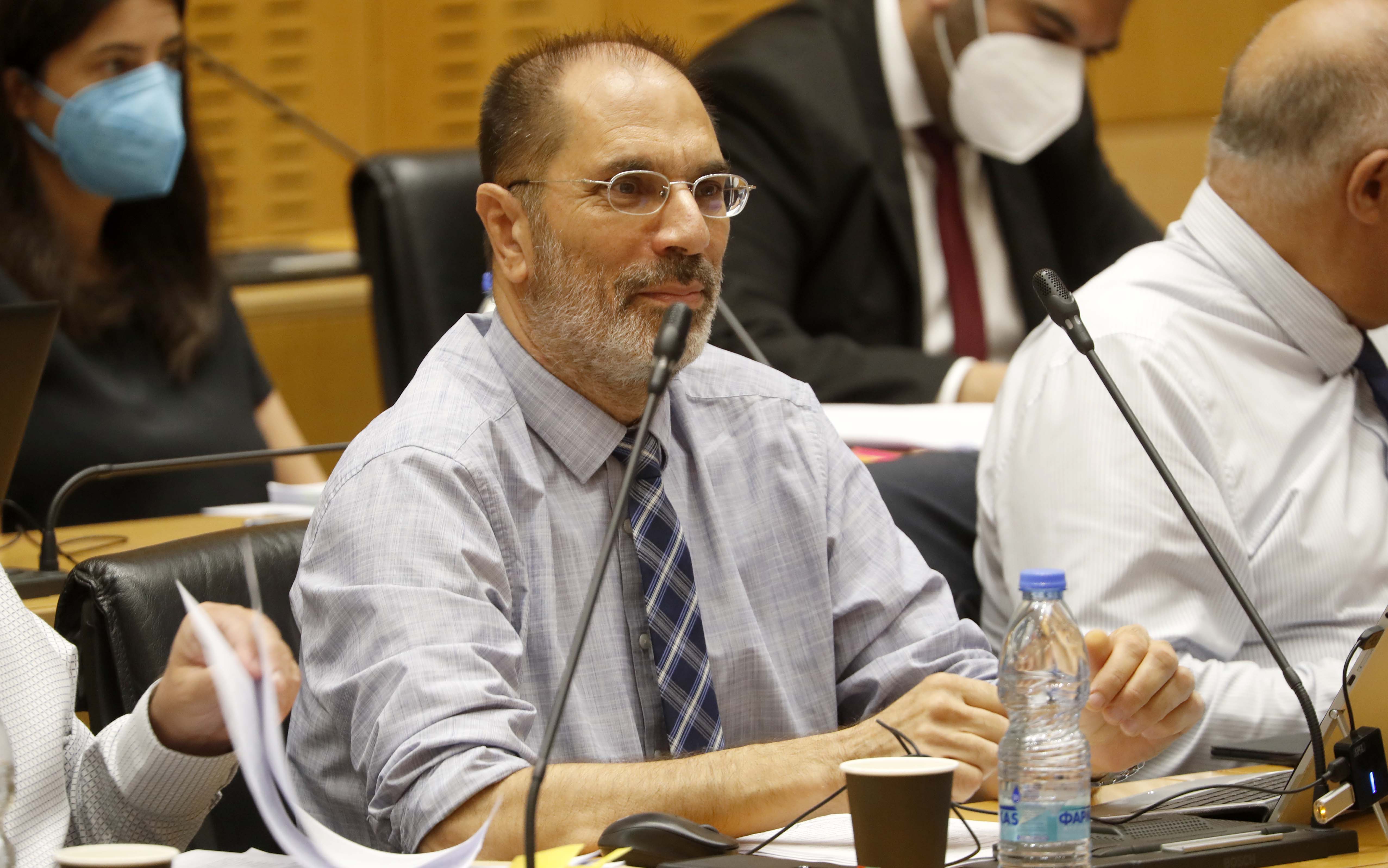 Πόρισμα πολιτογραφήσεις: Διαφορετικές ερμηνείες και έντονες διαφωνίες ...