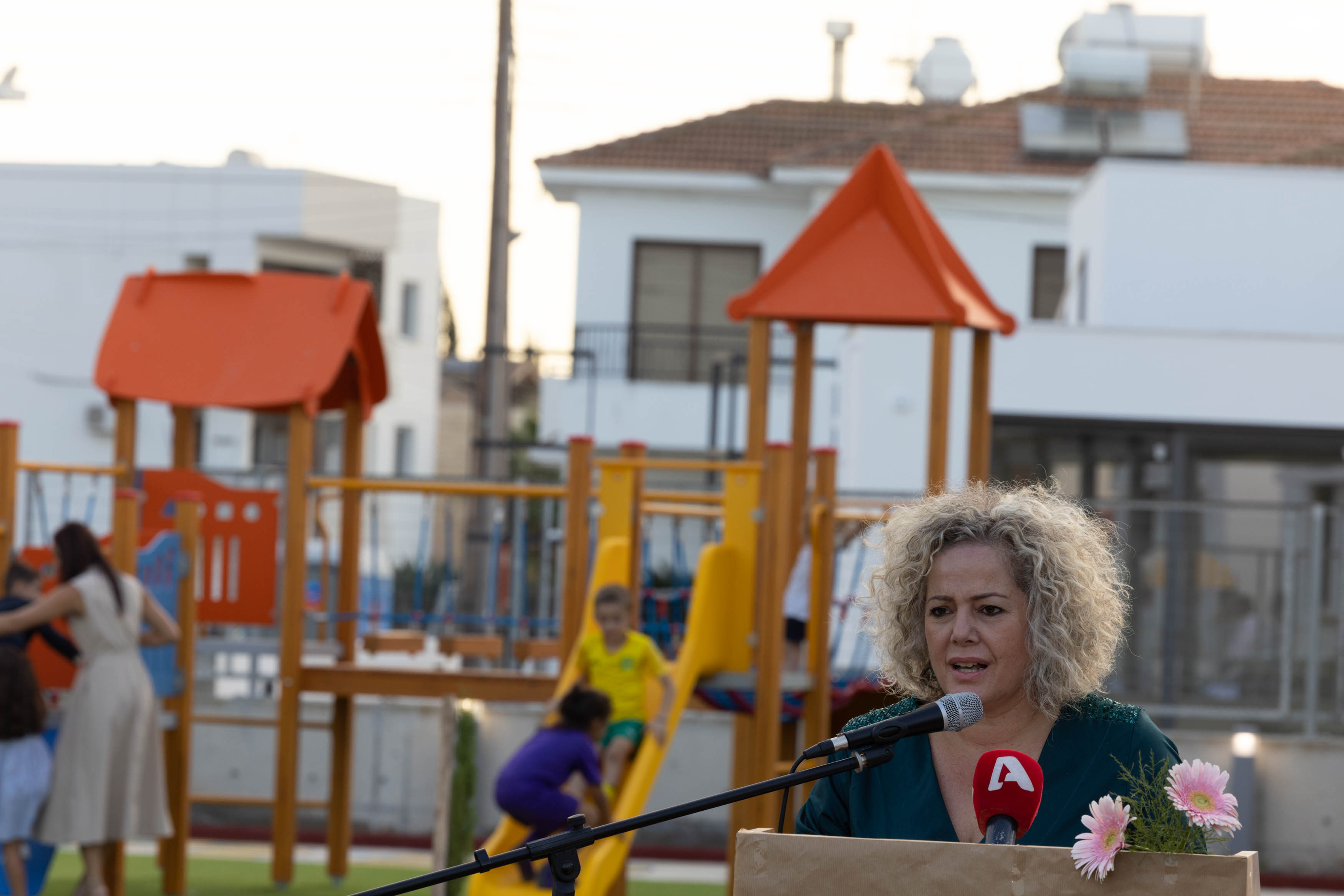 Θα είμαστε πάντα δίπλα σας υποσχέθηκε στα παιδιά της Παιδικής Στέγης ...