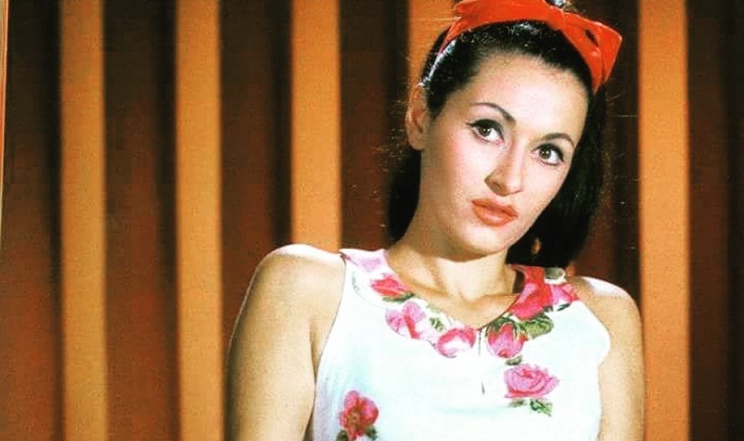 Μάρθα Καραγιάννη: Η ταλαντούχα ηθοποιός μέσα από τις επιτυχίες της ...