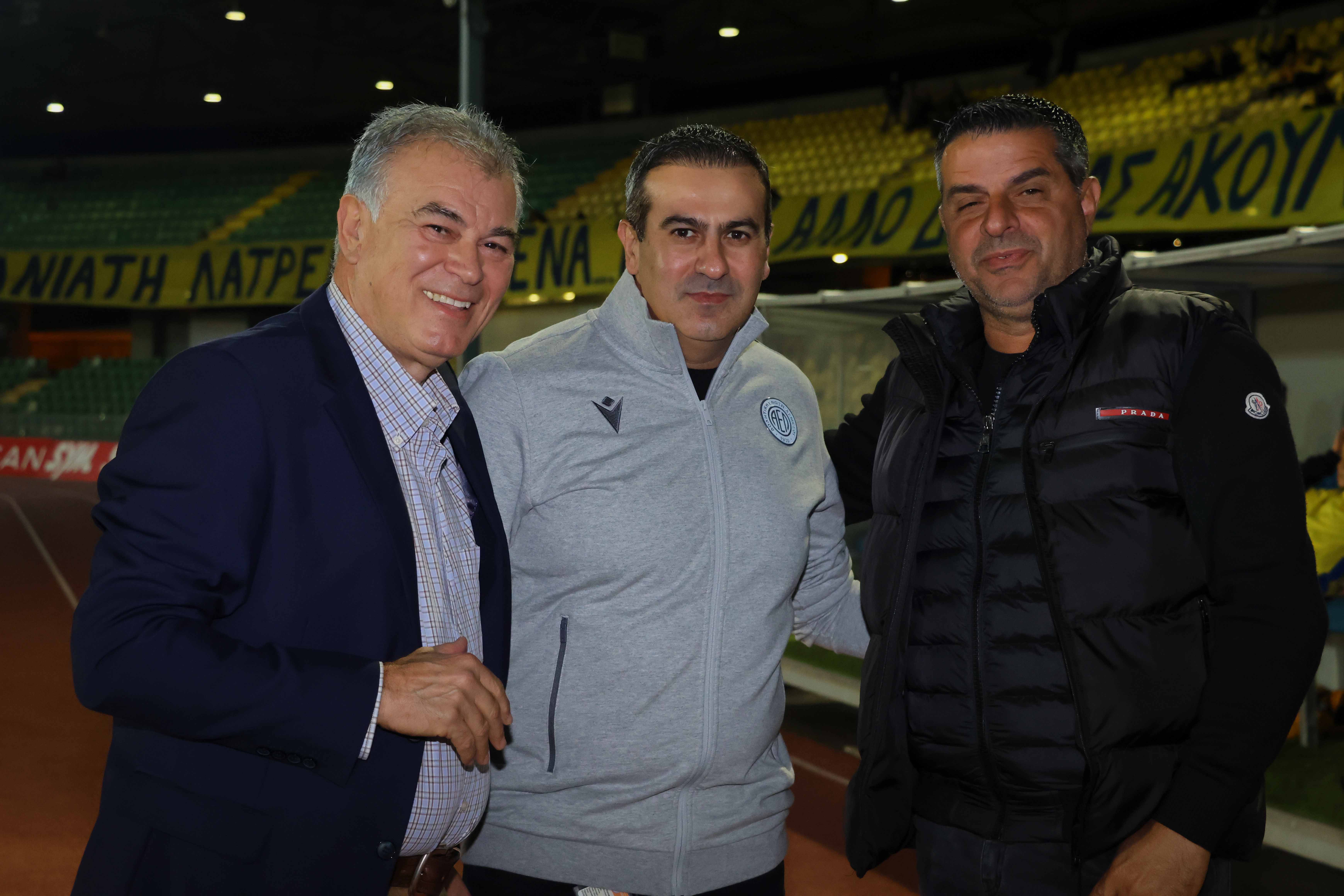 ΑΕΛ-ΆΡΗΣ: Βράβευσαν από κοινού ιστορικές μορφές της ιστορίας του ...