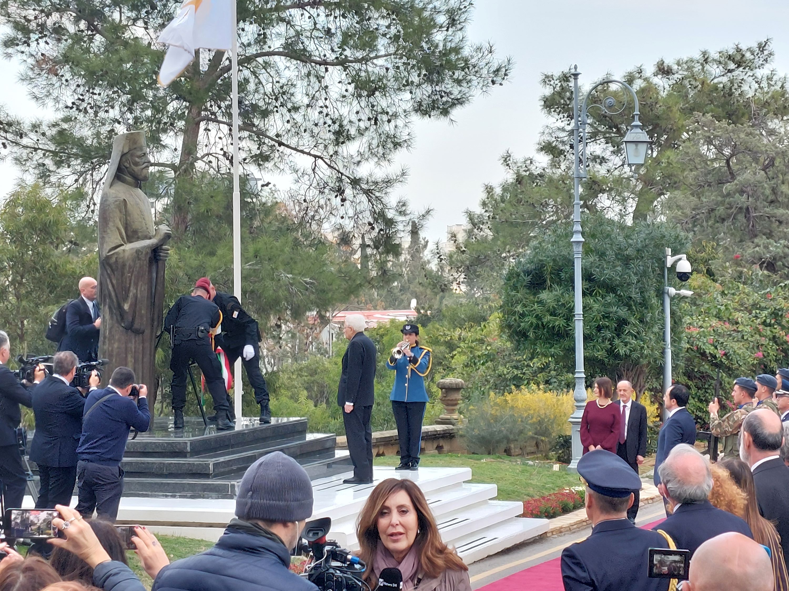 Υποδέχθηκε τον Ιταλό Πρόεδρο ο ΠτΔ - Σε εξέλιξη οι συνομιλίες στο ...