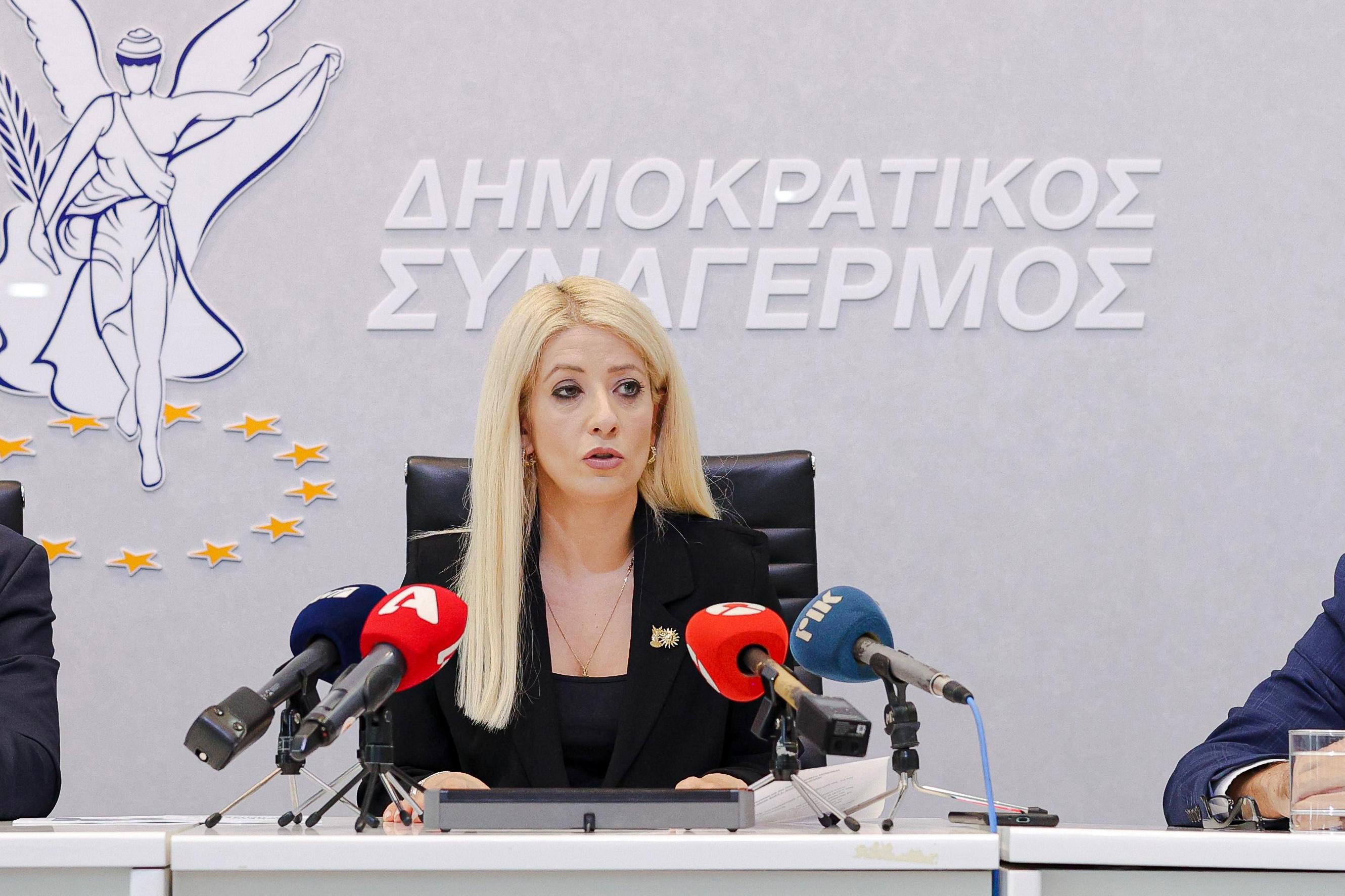 ΔΗΣΥ: Δημοσιογραφική Διάσκεψη για την Παιδεία - «Για να κτίσουμε το ...