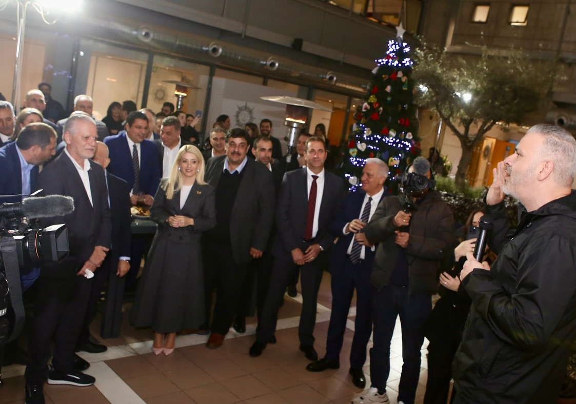 Πάρτι στη Βουλή με ξέφρενους χορούς (ΒΙΝΤΕΟ & ΦΩΤΟ) | Ant1 Live