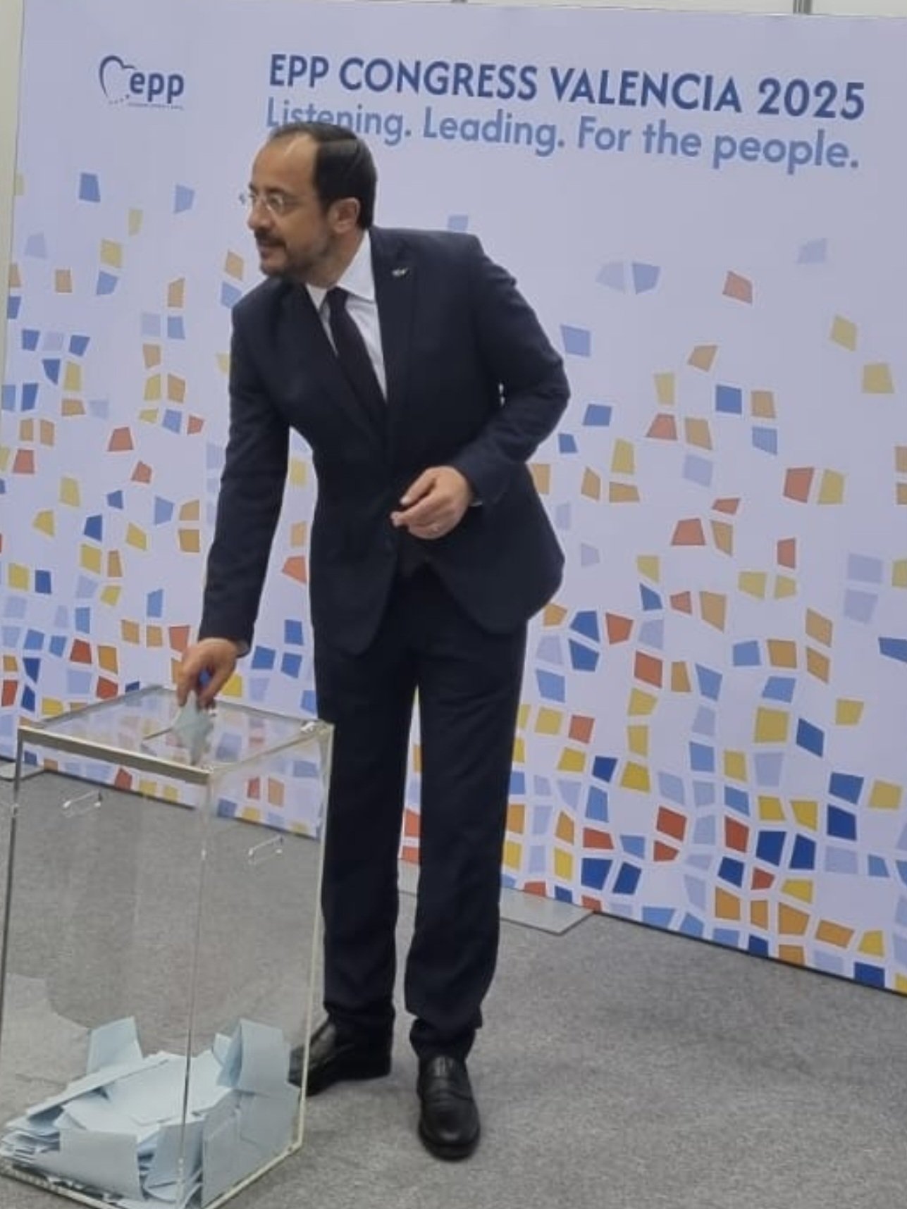 Στη Βαλένθια ο ΠτΔ-Ψήφισε Πρόεδρο του Ευρωπαϊκού Λαϊκού Κόμματος | Ant1 ...