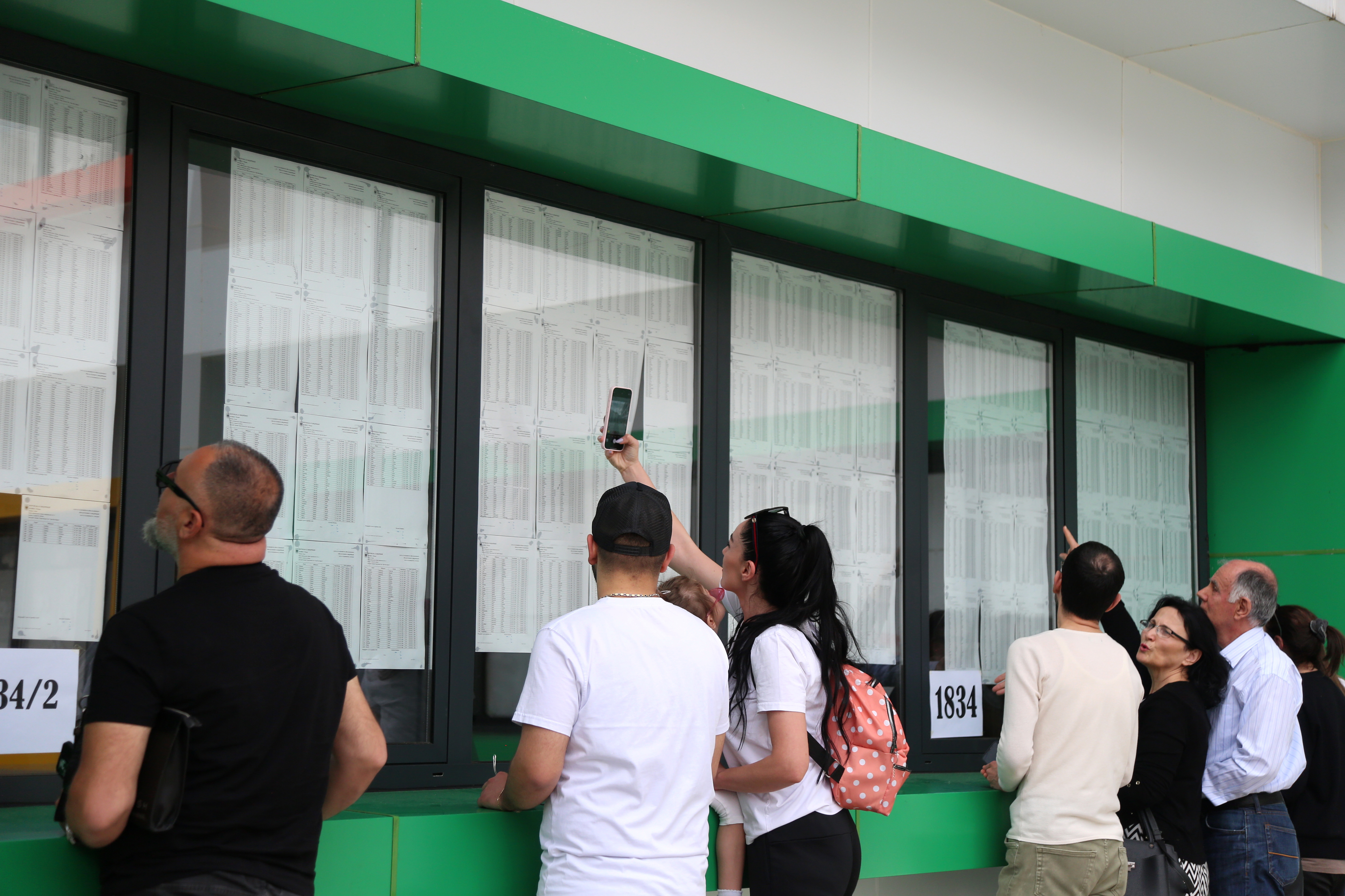 Αλβανία: Σε εξέλιξη οι εκλογές-Επεισόδια και καταγγελίες σε εκλογικά ...