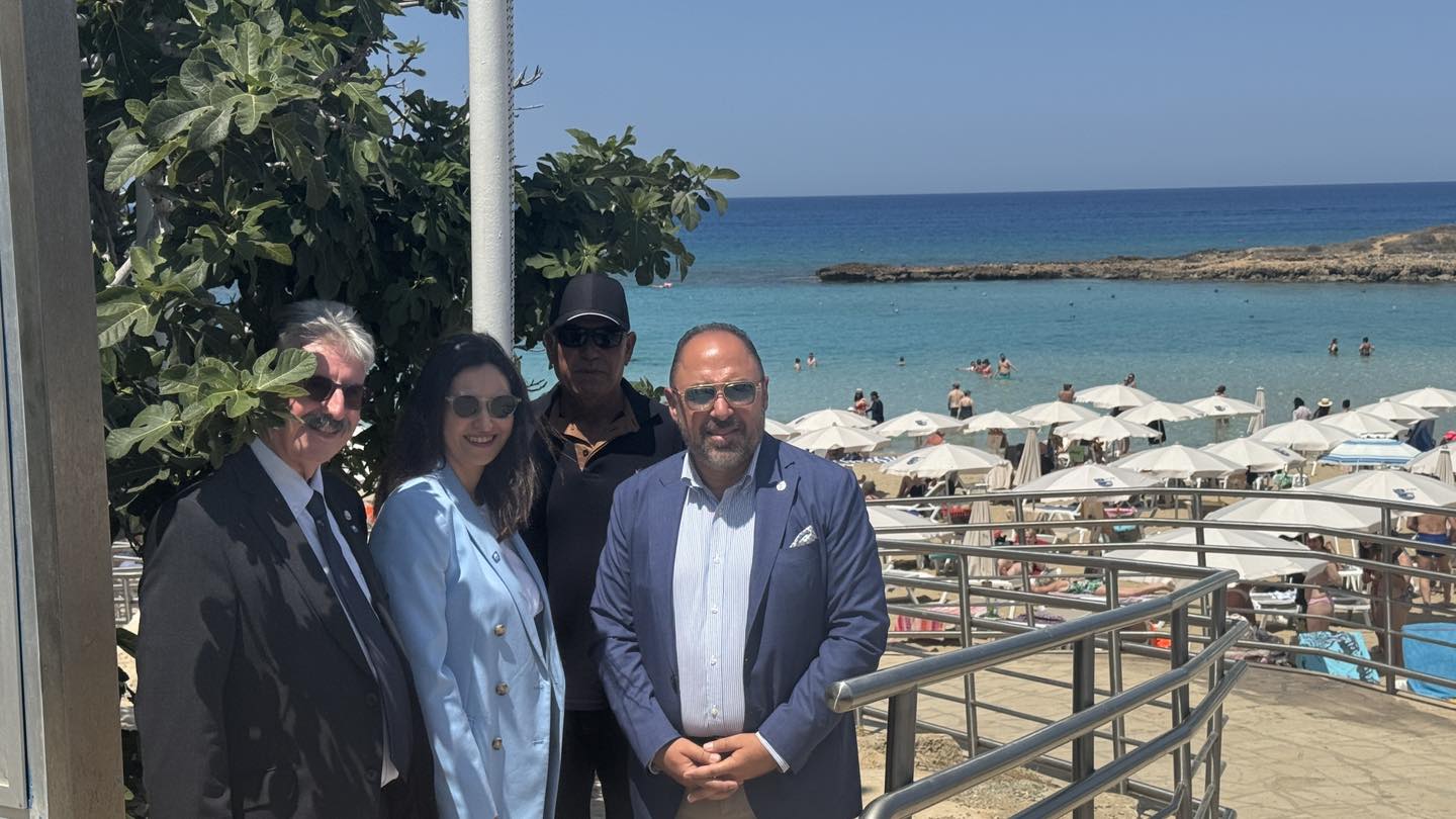 Πρώτος σε Γαλάζιες Σημαίες παγκύπρια ο Δήμος Παραλιμνίου - Δερύνειας ...