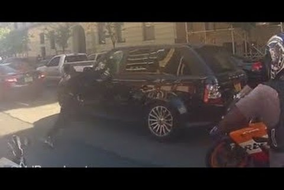 Απιστευτο βιντεο! Μοτοσυκλετιστες κυνηγουν οδηγο που πατησε φιλο τους ...