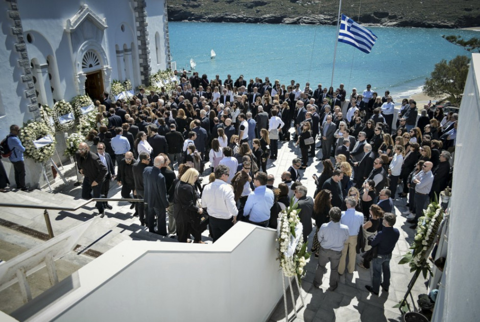Άνδρος: Θρήνος στο “τελευταίο αντίο” στον Αλέξανδρο Σταματιάδη (φωτο ...