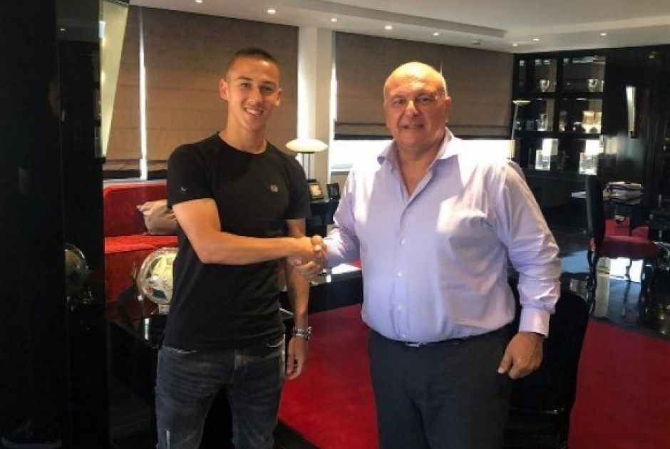 Κροάτης μεσοεπιθετικός για ΑΕΚ! | Ant1 Live