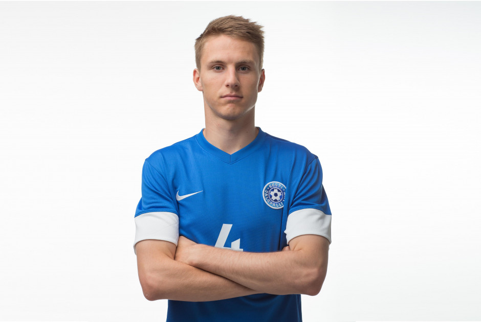 Μεταγραφικό: Φέρνει Λευκωσία τον Karol Mets για την άμυνα! [ΕΙΚΟΝΕΣ ...