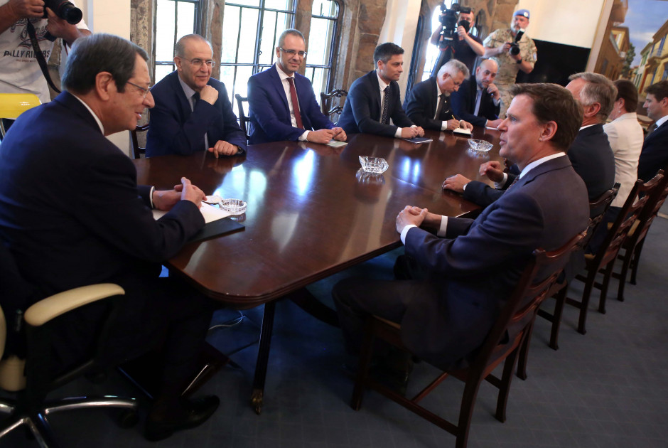 Κλειστά χαρτιά από Λευκωσία για αντικατάσταση Κόλιν Στιούαρτ (ΒΙΝΤΕΟ ...