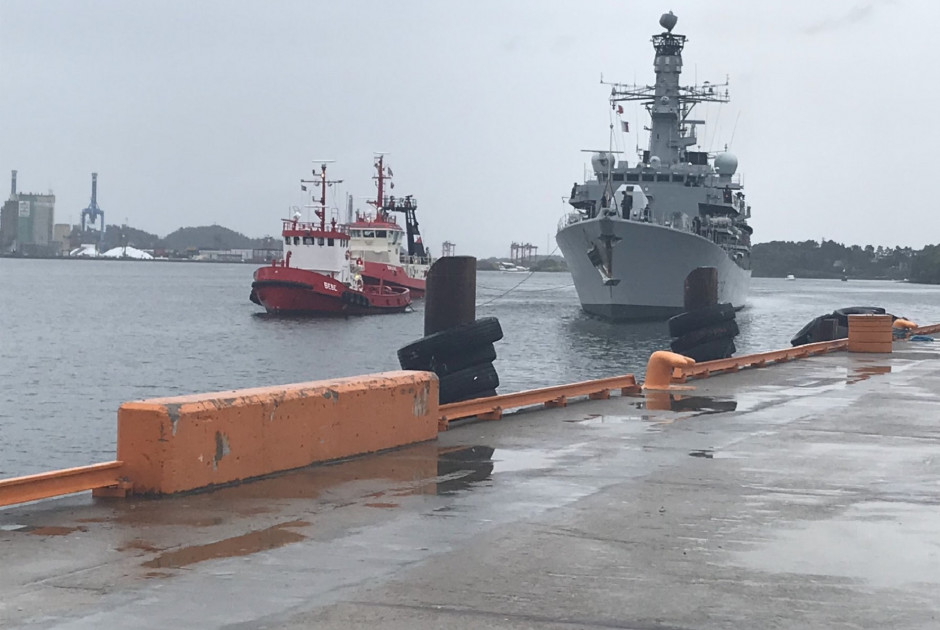 «Θερμό» επεισόδιο ανοιχτά της Νορβηγίας – Το βρετανικό ναυτικό εκδίωξε ...