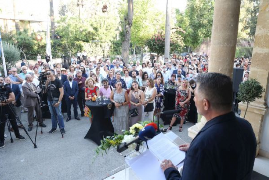 Η πρώτη συνάντηση Τουμαζή με ανθρώπους του πολιτισμού (ΦΩΤΟΣ) | Ant1 Live