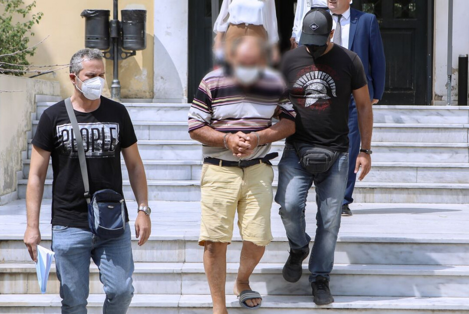 Αλεποχώρι: Συντετριμμένος δηλώνει ο 70χρονος που πυροβόλησε τα δύο ...