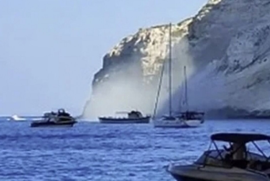 Ζάκυνθος: Έπεσαν βράχοι στο «Ναυάγιο» μετά τον σεισμό των 5,4 Ρίχτερ ...
