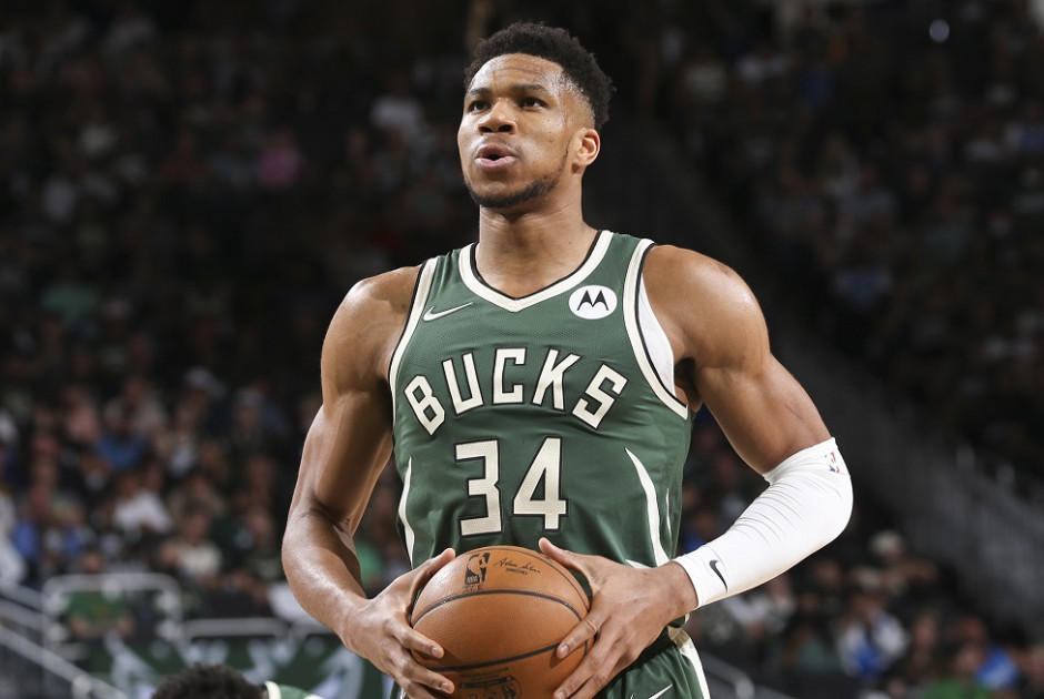 Γιάννης Αντετοκούνμπο: Γιατί ο «Greek Freak» φοράει το νούμερο 34 ...