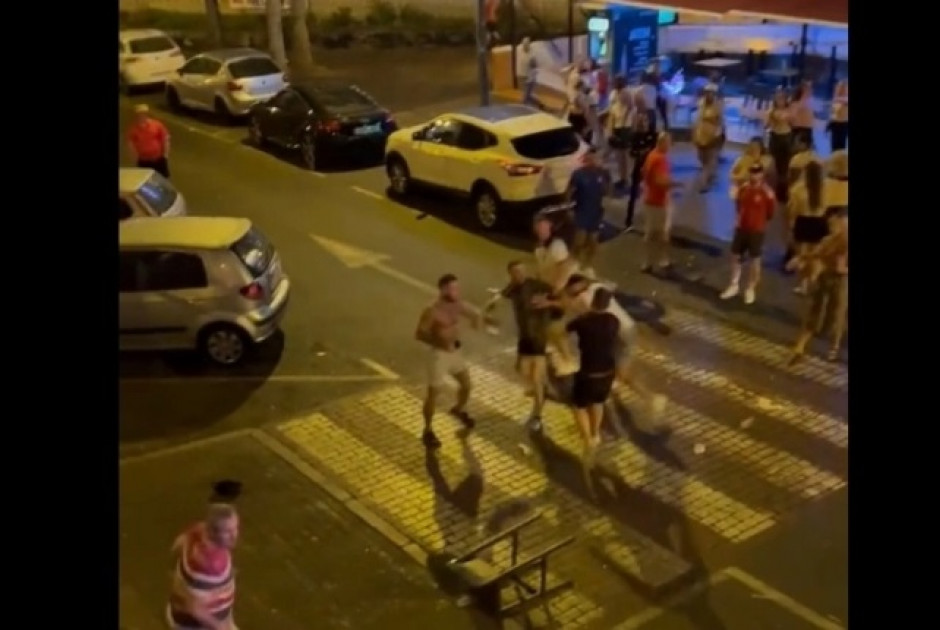 ΞΥΛΟ μεταξύ Άγγλων και Ουαλών οπαδών στο Κατάρ (ΒΙΝΤΕΟ) | Ant1 Live