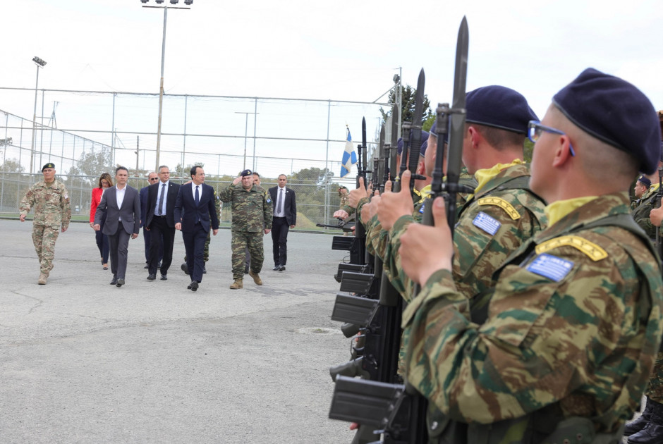 Μοίρασε ευχές στην ΕΛΔΥΚ για το Πάσχα ο Πρόεδρος | Ant1 Live