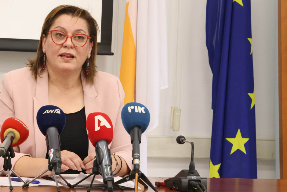 Στήριξη προς πολύτεκνες οικογένειες εξέφρασε η Υπουργός Παιδείας | Ant1 ...