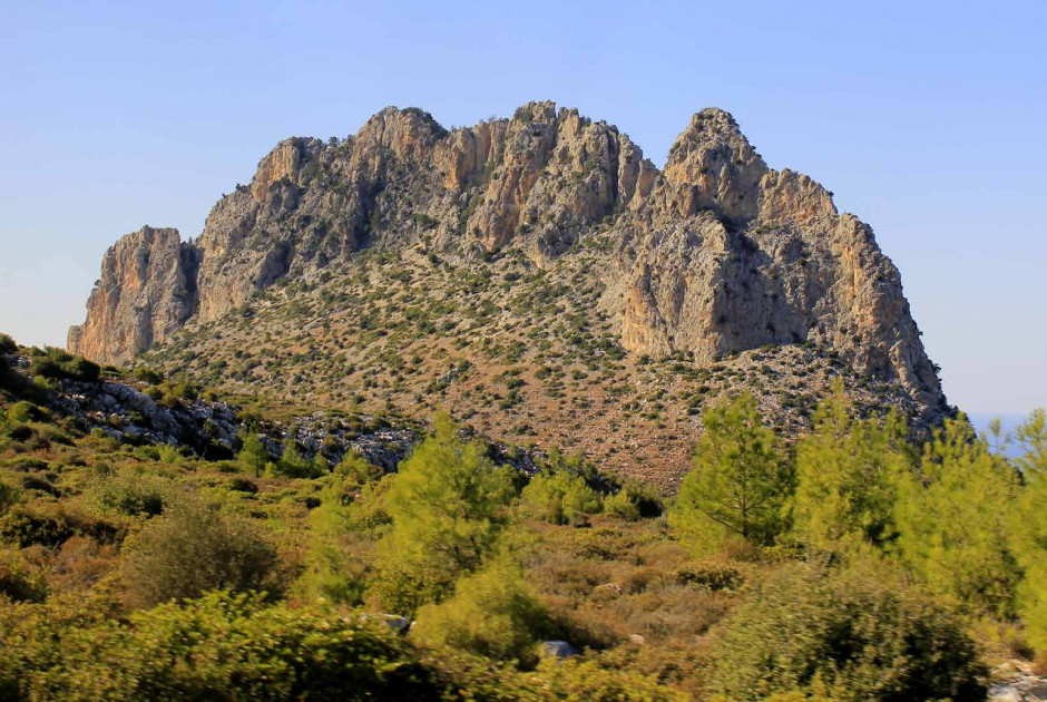 Θα κάνουν τούνελ πέντε χιλιομέτρων στον Πενταδάκτυλο, λέει ο Αρικλί ...