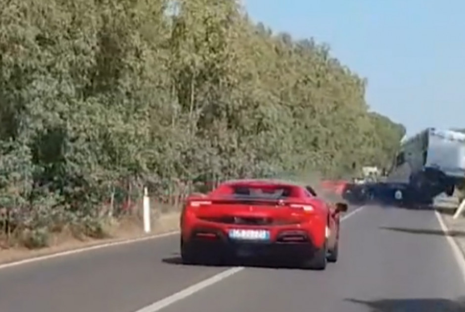 Φονική καραμπόλα με supercars στη Σαρδηνία - Συγκρούστηκαν με ...