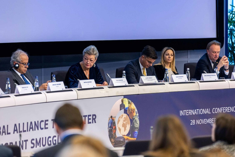 Υπ. Δικαιοσύνης από ΕΕ: Αυστηρές ποινές σε διακινητές προσφύγων | Ant1 Live