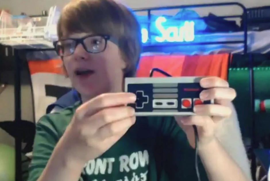 Η στιγμή που 13χρονος γίνεται ο πρώτος άνθρωπος που τερματίζει το ...