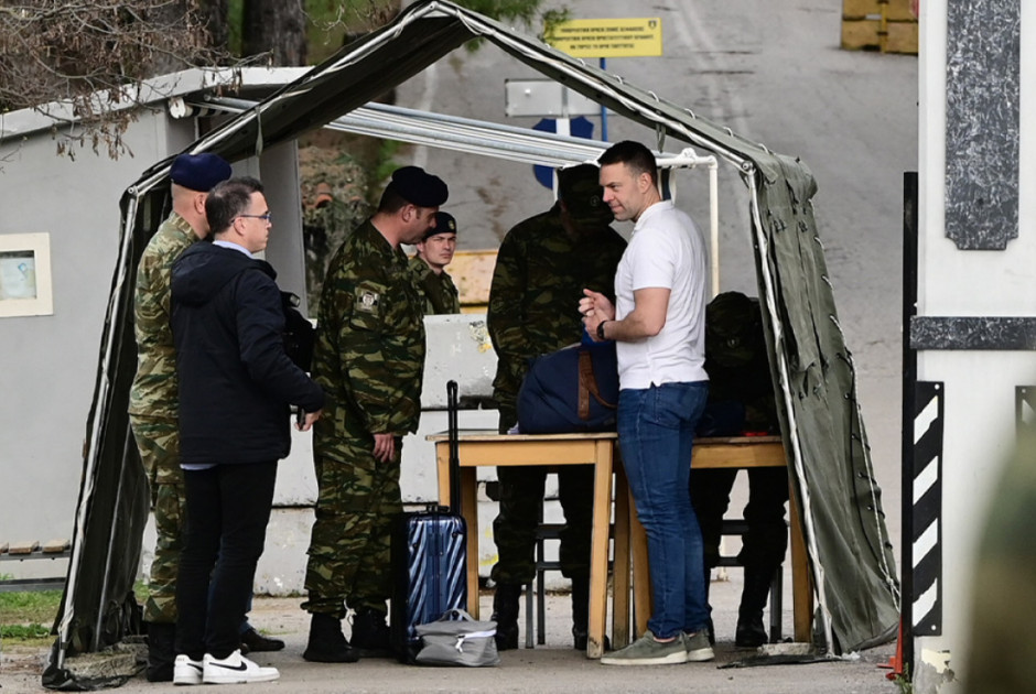 Το πρώτο 24ωρο στο στρατόπεδο για τον Στέφανο Κασσελάκη | Ant1 Live