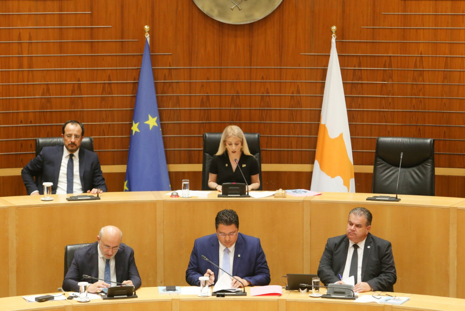 Έκτακτη Ολομέλεια της Βουλής για μία αναπομπή και τρεις αναφορές από ...