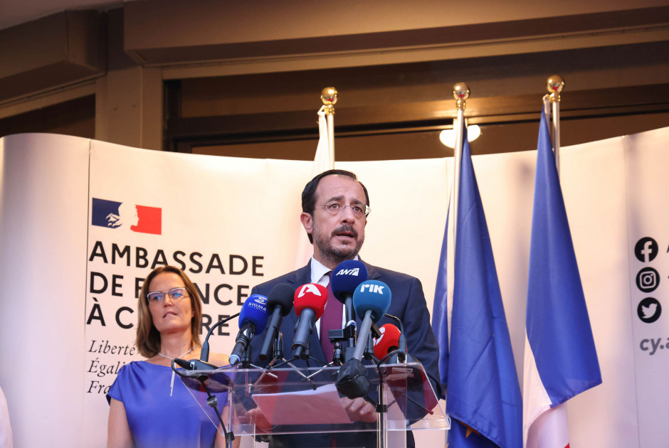 Στην πόλη του φωτός για τους Ολυμπιακούς Αγώνες ο Πρόεδρος ...