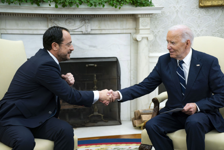 Όσα έγιναν μπροστά και πίσω από τις κάμερες στη συνάντηση Μπάιντεν ...