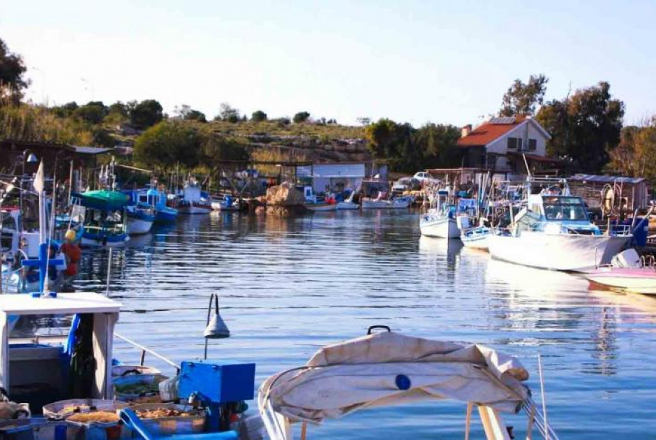 Αλιευτικό Καταφύγιο Λιοπετρίου: Ο εργολάβος αντιδρά στις δηλώσεις του ...