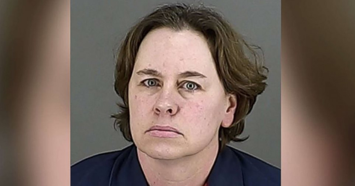 Μοίρασε το σώμα του σε κουτιά αποθήκευσης και τα φύλαξε μέσα στο σπίτι ...