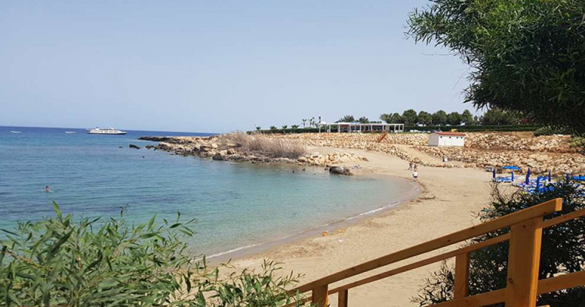 Μισό τόνο σκουπίδια από παραλία στον Πρωταρά - Πρωτοβουλία της «ΑΚΤΗ ...