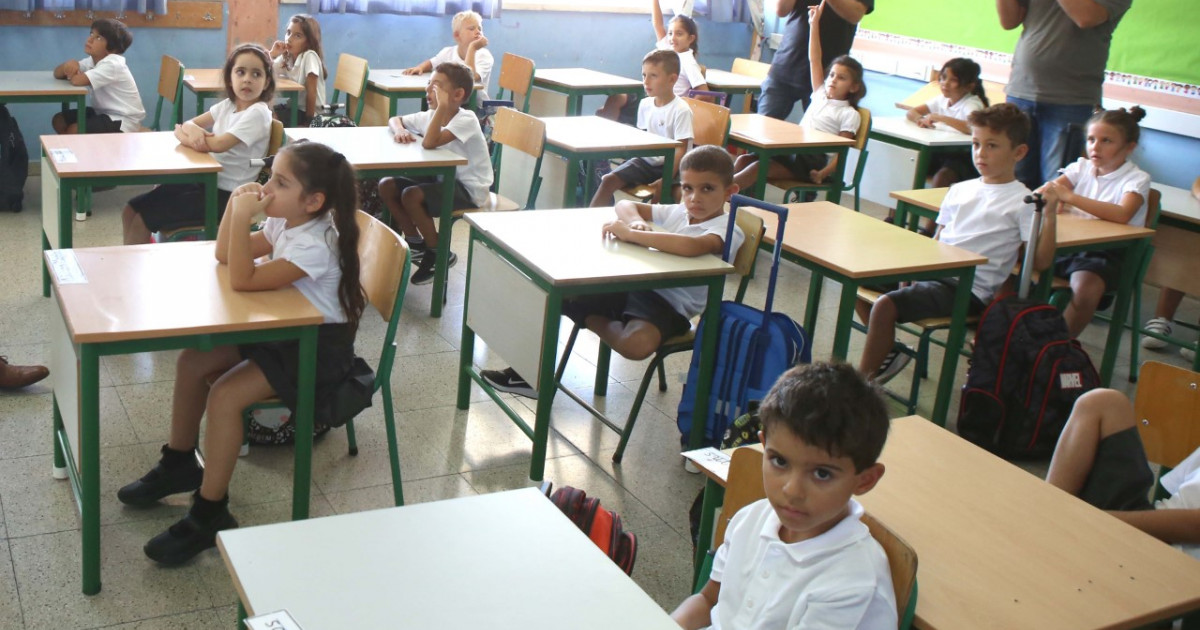 Ελλείψεις εκπαιδευτικών και συνοδών καταγγέλλει η ΠΟΕΔ (ΒΙΝΤΕΟ) | Ant1 Live