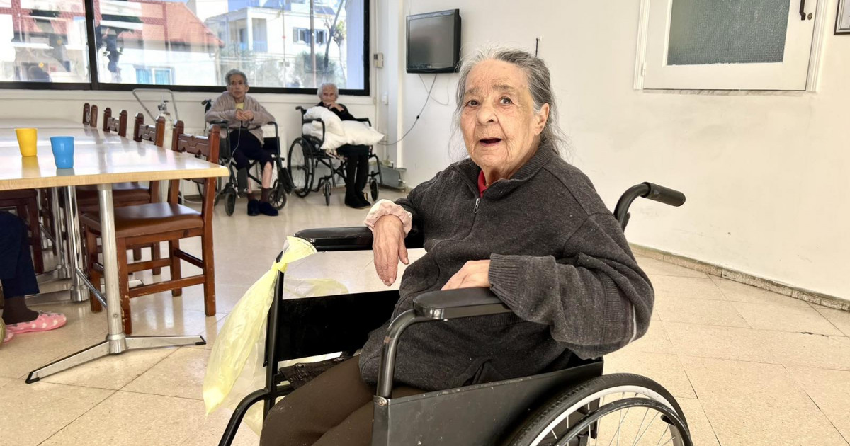 Τα Χριστούγεννα δεν είναι ίδια για όλους: Ηλικιωμένοι μοιράζονται ...