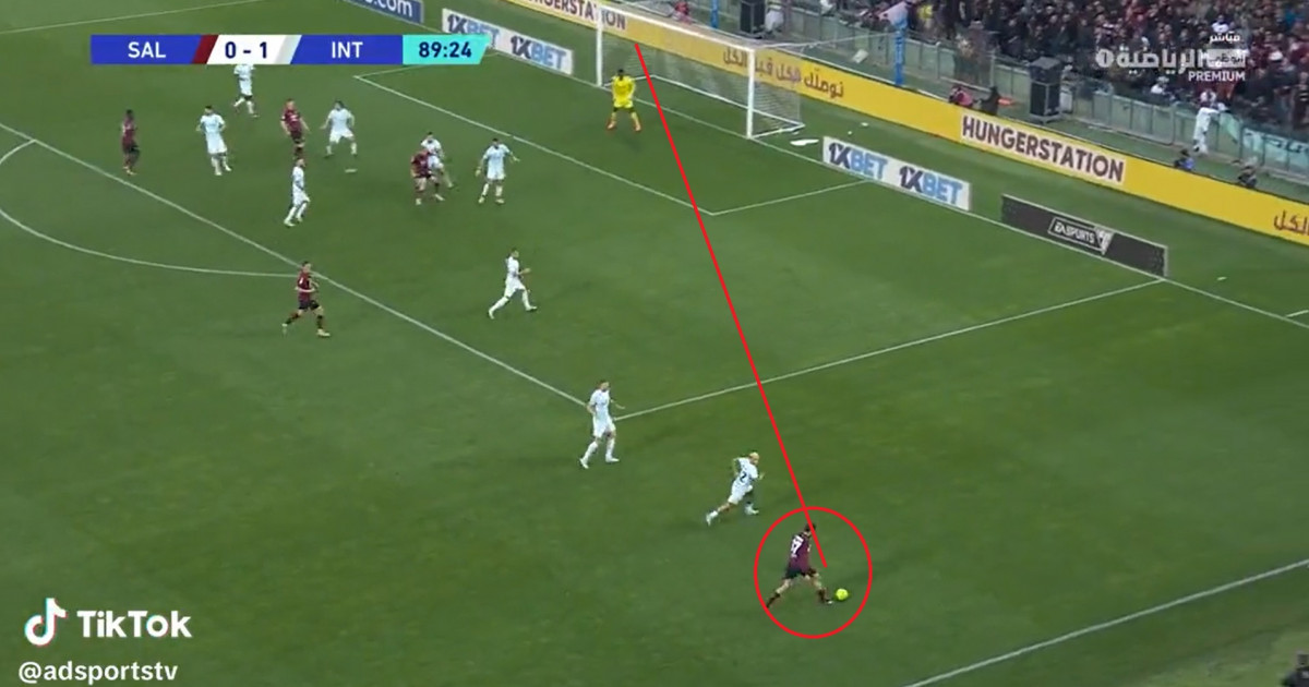 Παραδέχθηκε ότι ήθελε να κάνει σέντρα και τελικά...σκόραρε στο 90' (ΒΙΝΤΕΟ) | Ant1 Live