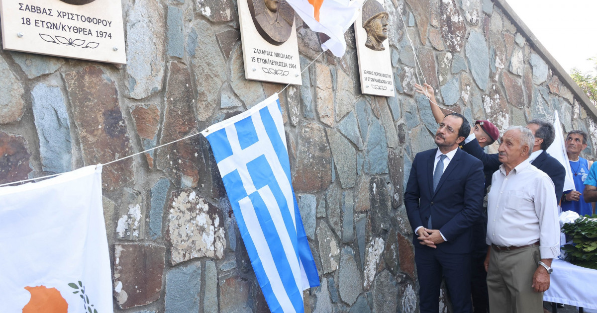 Ο Πρόεδρος τέλεσε τα αποκαλυπτήρια των προτομών των ηρώων της ...