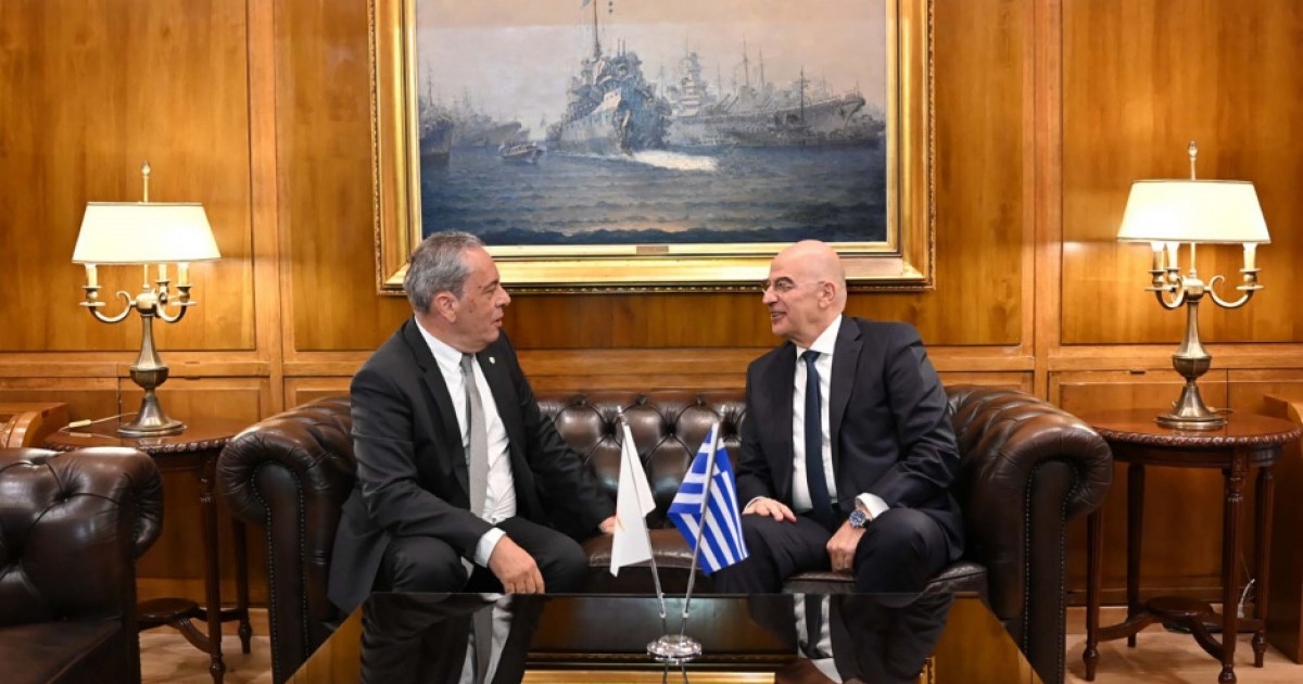 Στην Αθήνα ο ΥΠΑΜ, συναντήθηκε με τον Έλληνα ομόλογό του-Η αμυντική ...