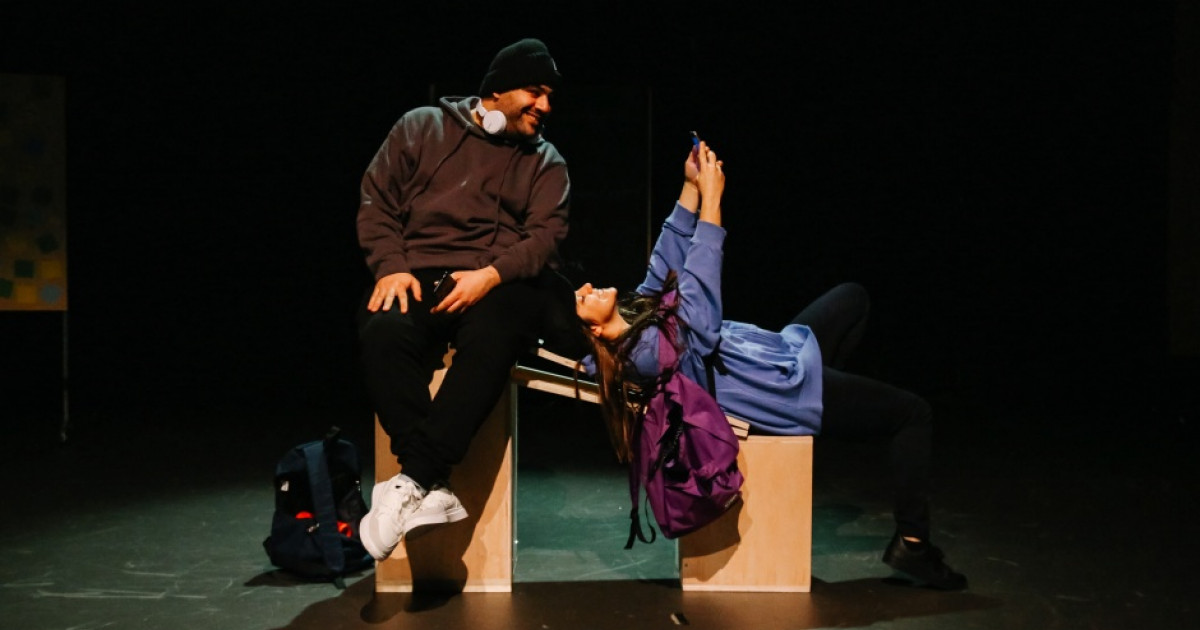 Θέατρο Βαλίτσα - FAT της Ζωής Αποστολίδου - Σκηνοθεσία: Έλενα Σωκράτους ...