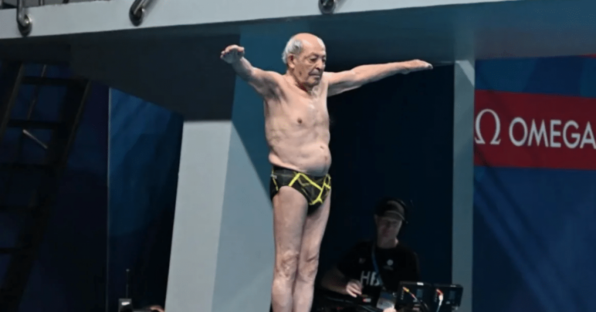 ΤΕΡΑΣΤΙΟΣ: Κολυμβητής 100 χρονών βούτηξε στο Παγκόσμιο Πρωτάθλημα Υγρού Στίβου (ΒΙΝΤΕΟ) | Ant1 Live