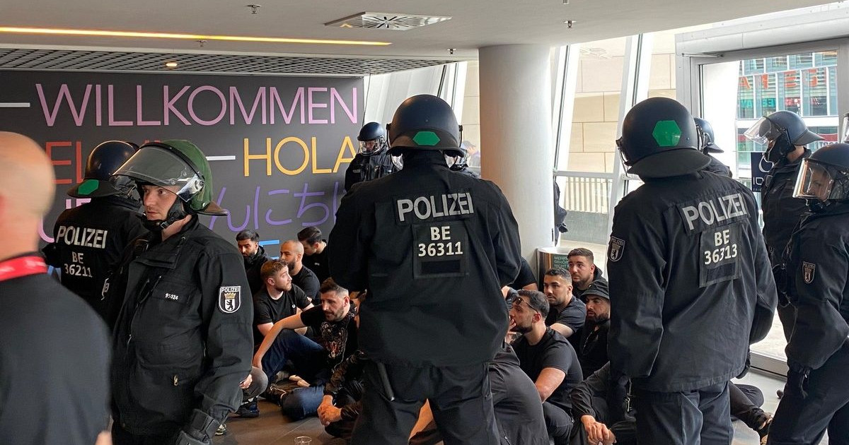 Final Four 2024: Επεισόδια στην Uber Arena, ντου των οπαδών της ...