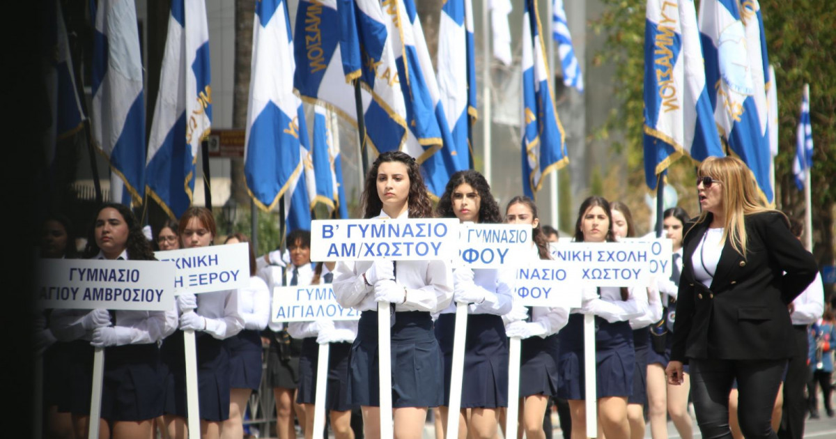 25η Μαρτίου: Τα στιγμιότυπα που ξεχώρισαν στις παρελάσεις σε όλη την ...