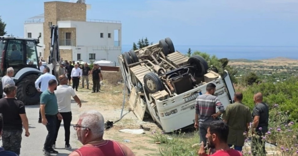 Στους 20 οι τραυματίες μαθητές από ανατροπή λεωφορείου στα κατεχόμενα ...