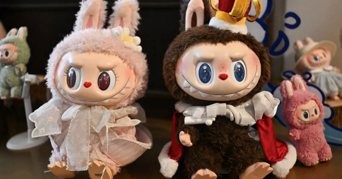 Πώς τα Labubu έβαλαν τον 38χρονο δημιουργό τους στο top 10 των ...